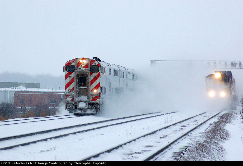 UP SD70ACe 8372 & Metra Cab Car